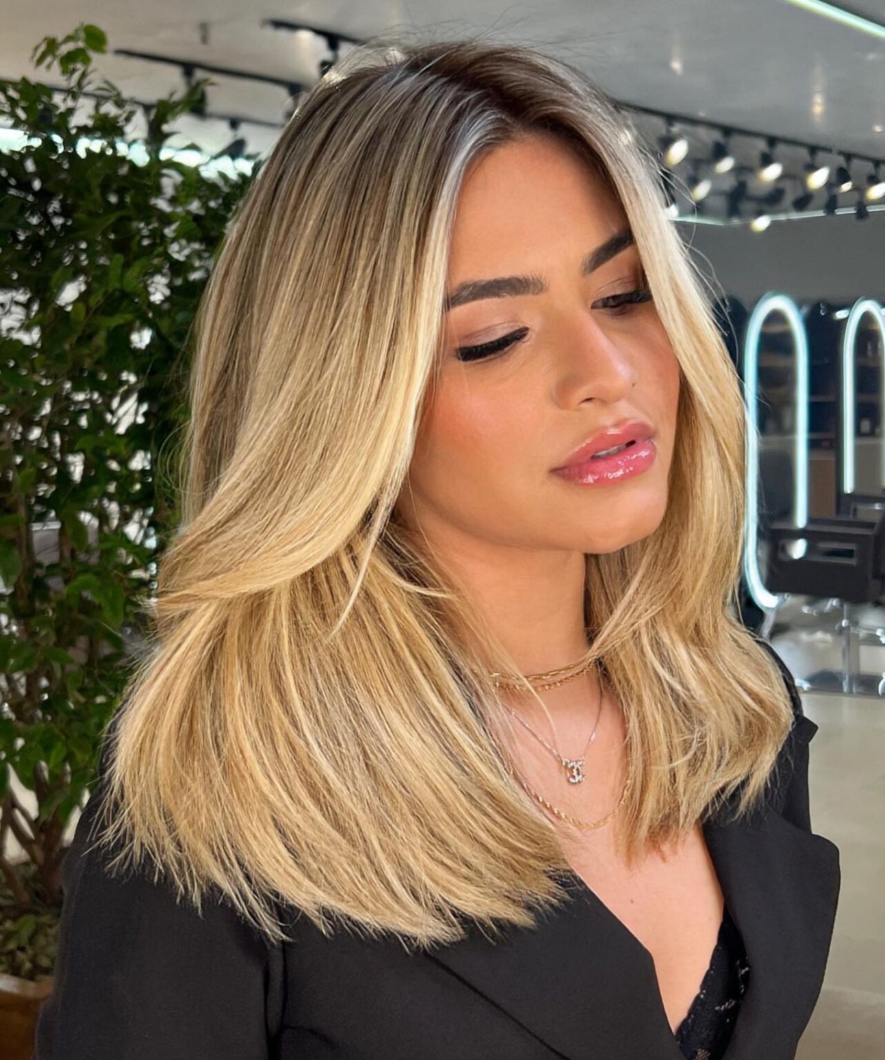 30 Gorgeous Hairstyles for Medium Length Hair You’ll Want to Try!